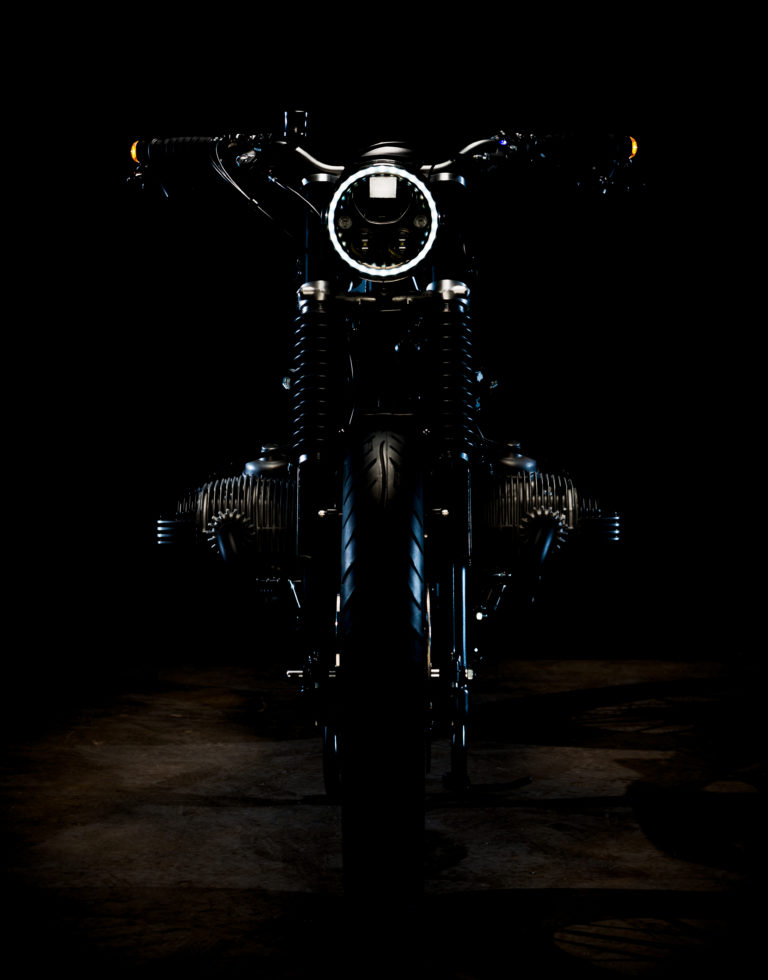 1982 BMW R100RT – M1/7 Black - Analog Motorcycles