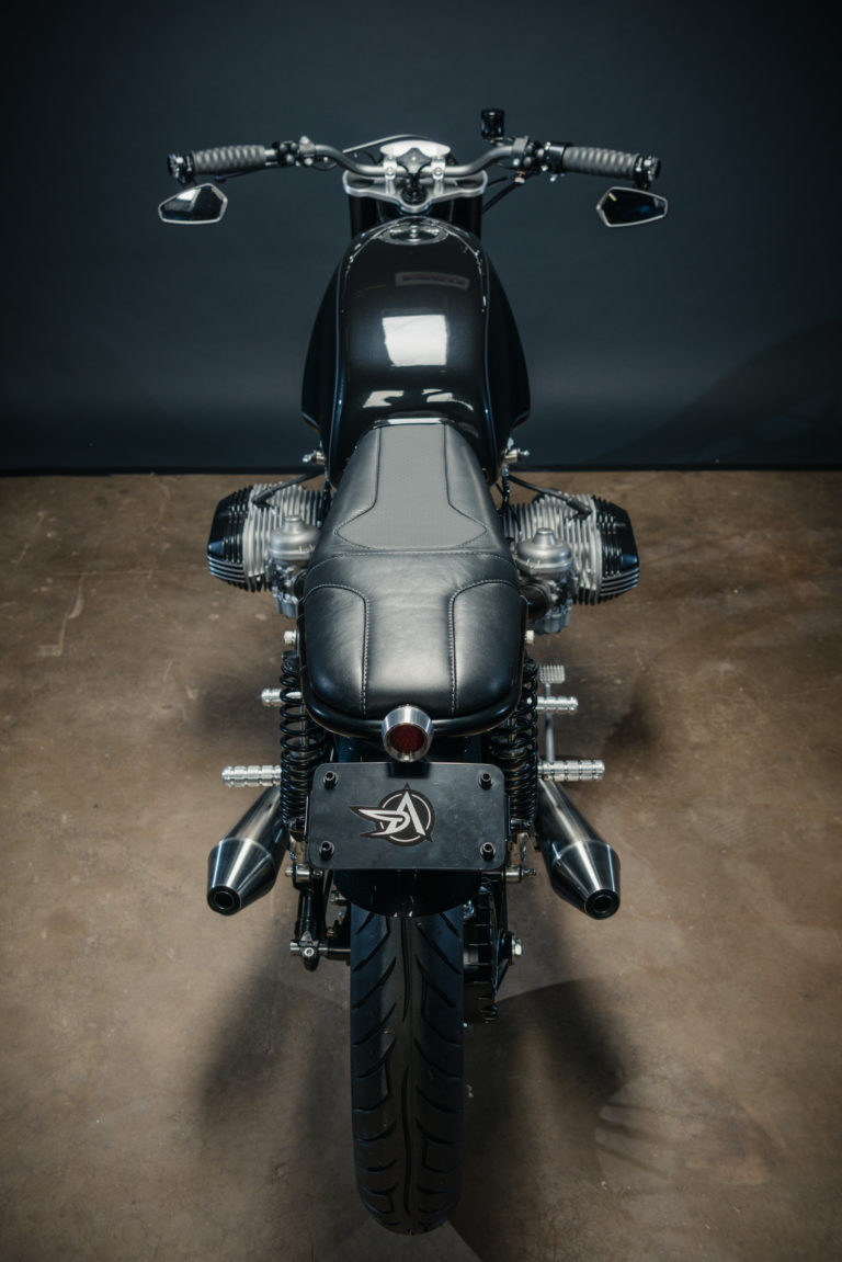 1982 BMW R100RT – M1/7 Black - Analog Motorcycles